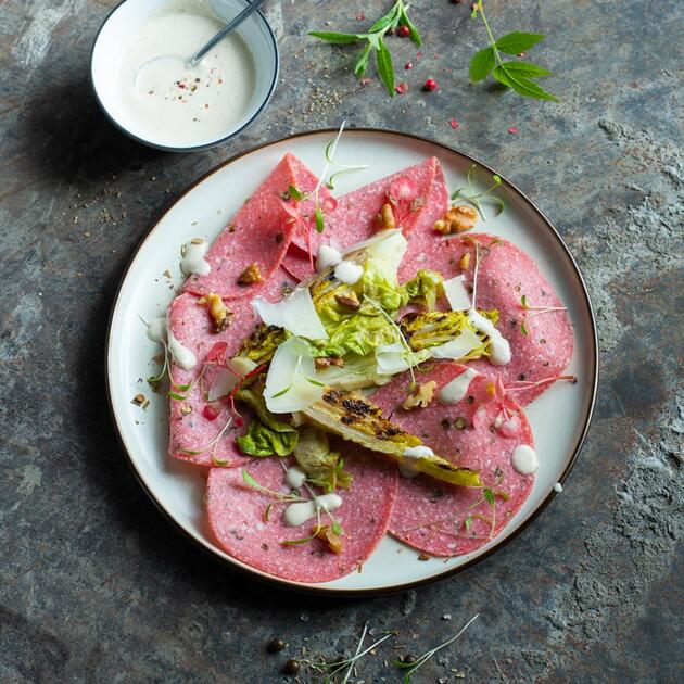 Carpaccio van 100% Kippensalami met peper en caesardressing - Imperial